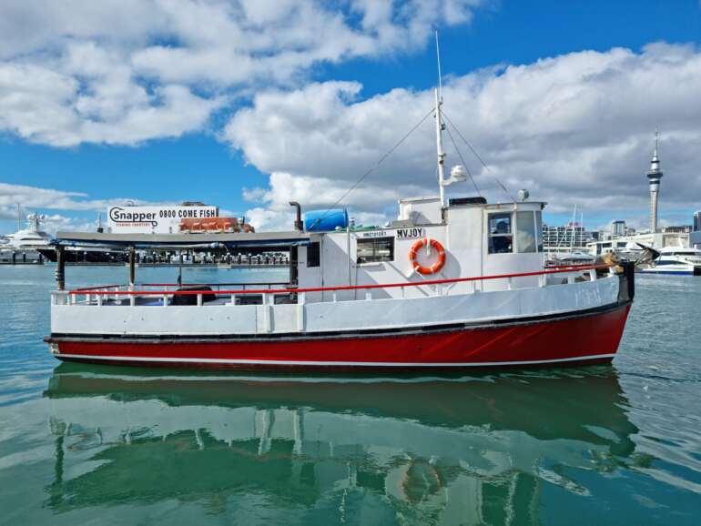 About Us | Snapper Fishing Charters Auckland
